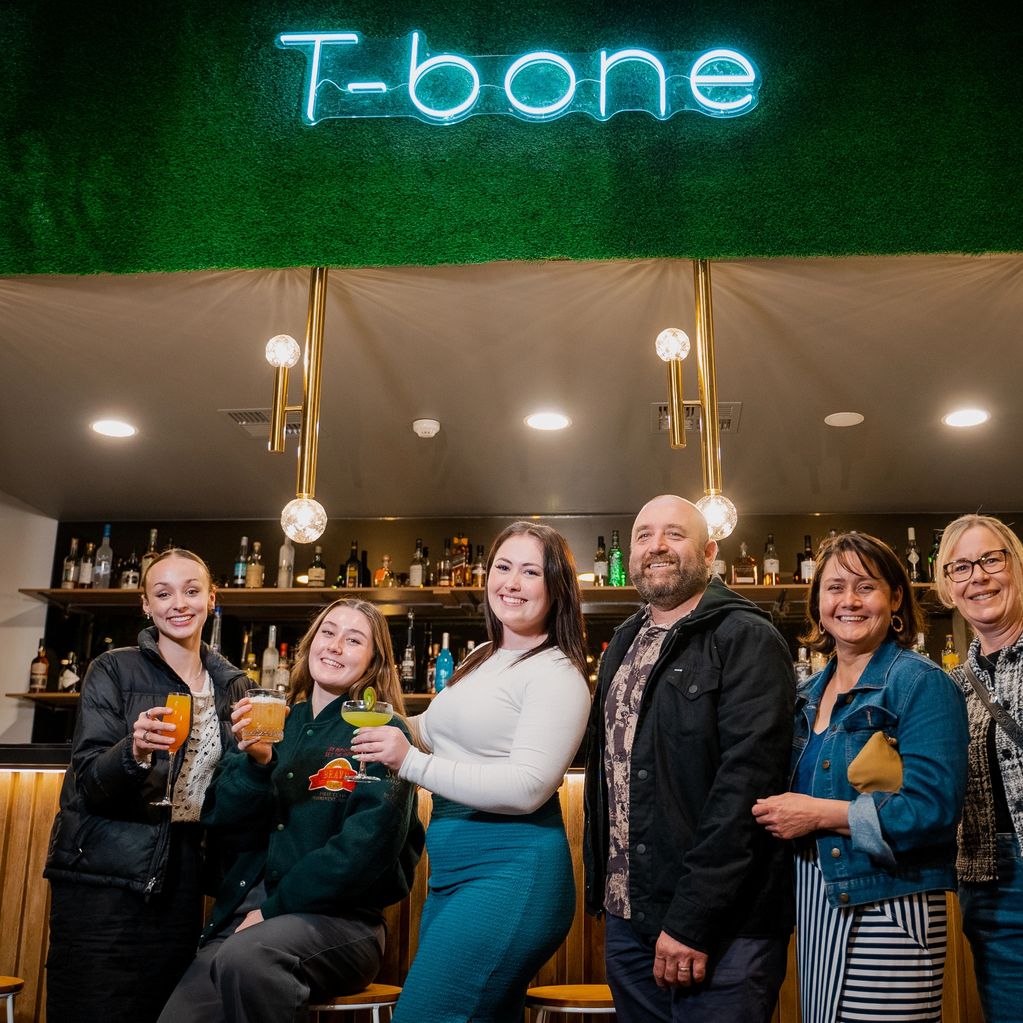 T-bone - Coombs Pub, Local Pub